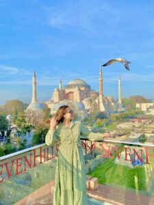 73 Easy Travel Poses To Capture Your Best Self & Travel Moments - By ...