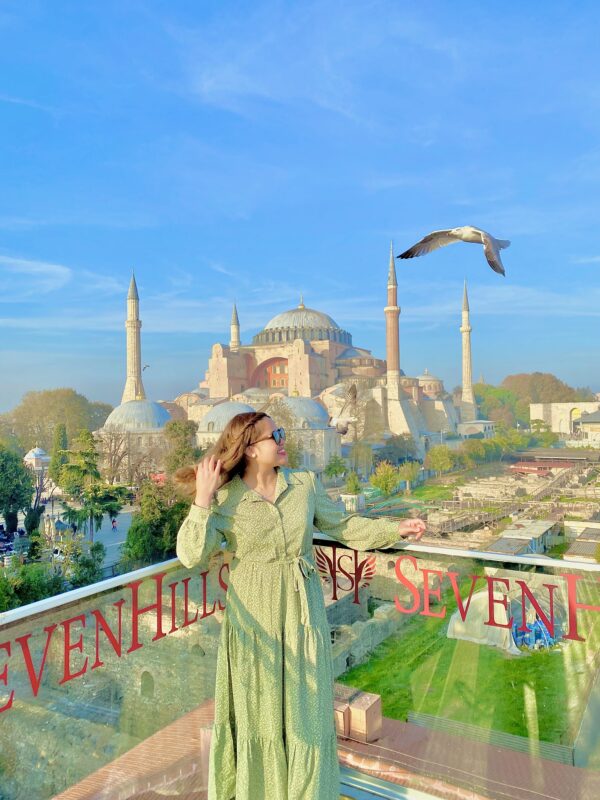 73 Easy Travel Poses To Capture Your Best Self & Travel Moments - By ...