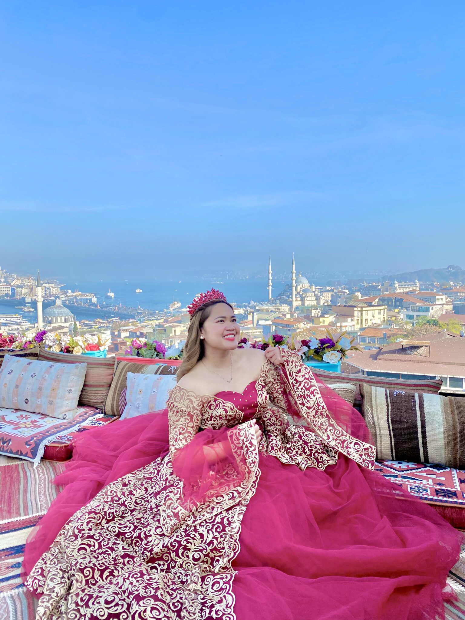 73 Easy Travel Poses To Capture Your Best Self & Travel Moments - By ...